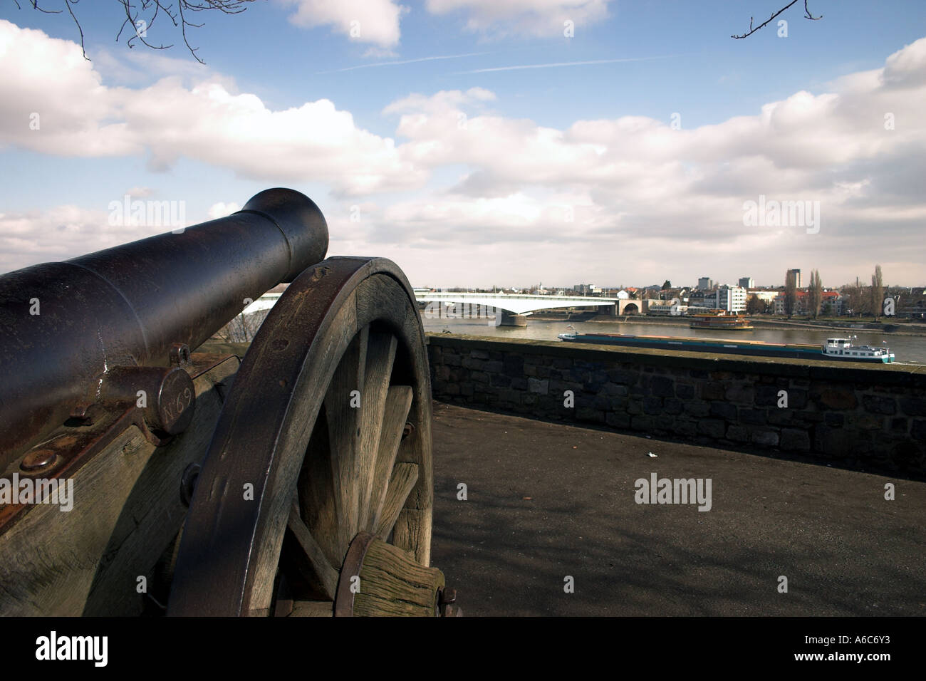 Park overlooking the Rhein, Bonn, Germany Stock Photo - Alamy