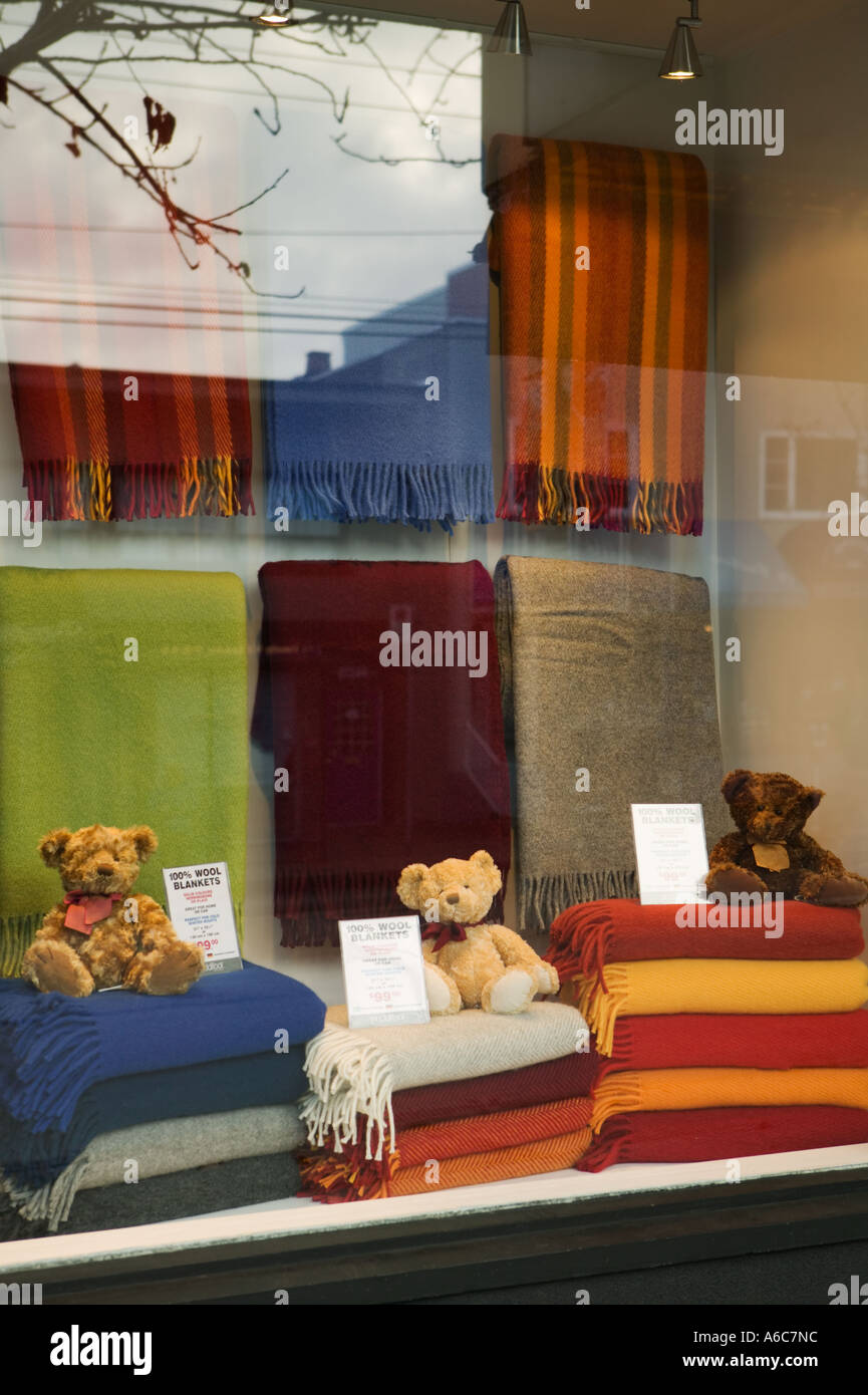 Store window display Stock Photo - Alamy