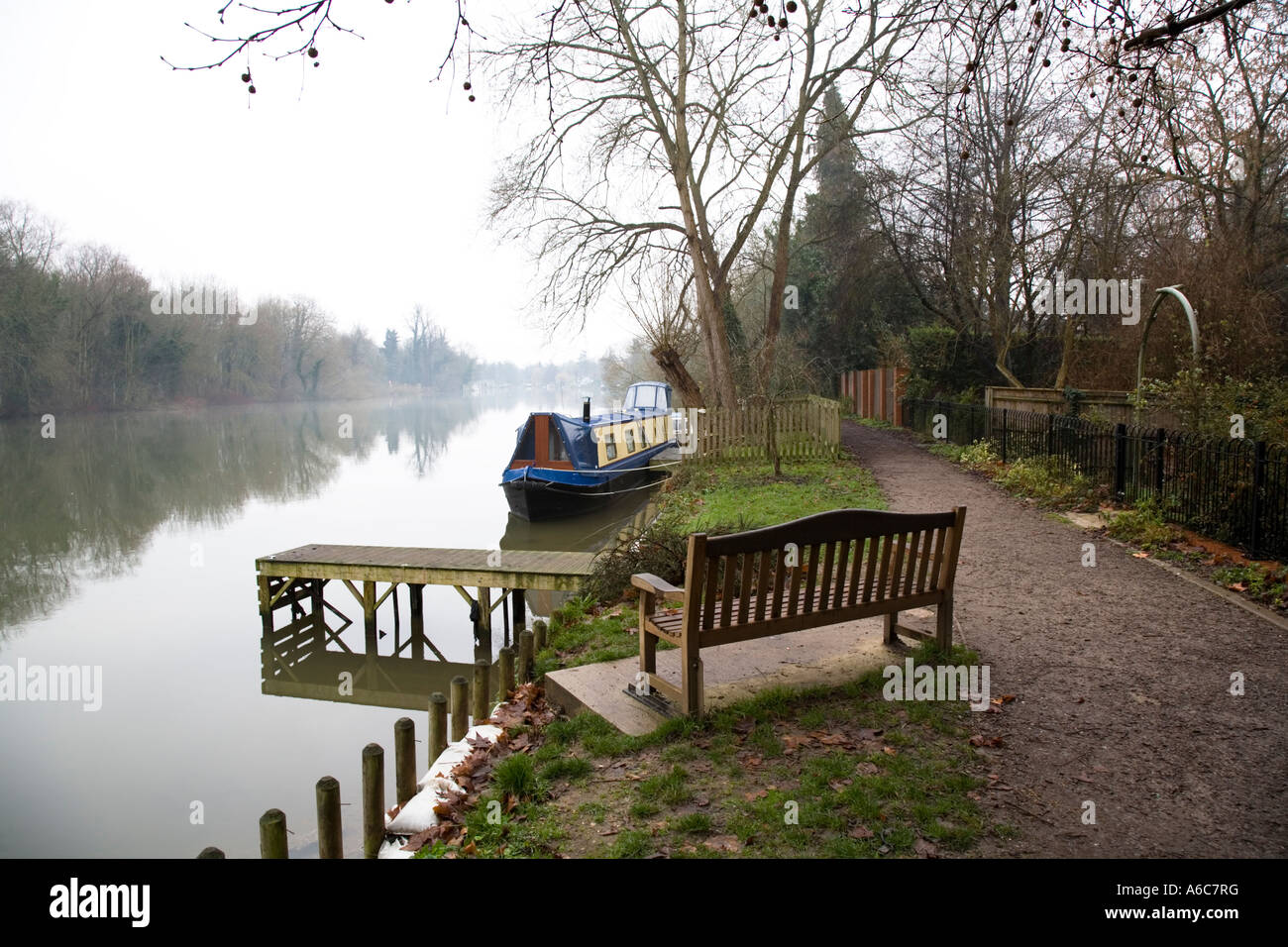 Thames maidenhead hi-res stock photography and images - Alamy