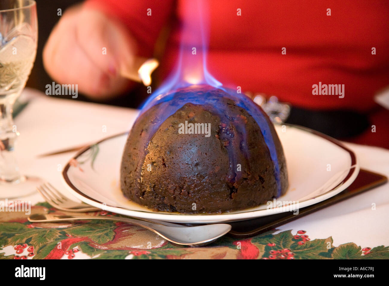 Christmas pudding flame hi-res stock photography and images - Alamy