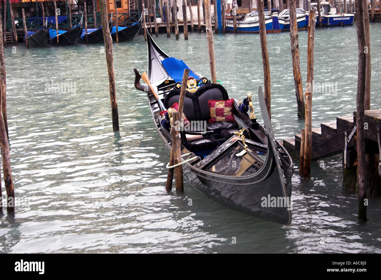 Gondala hi-res stock photography and images - Alamy