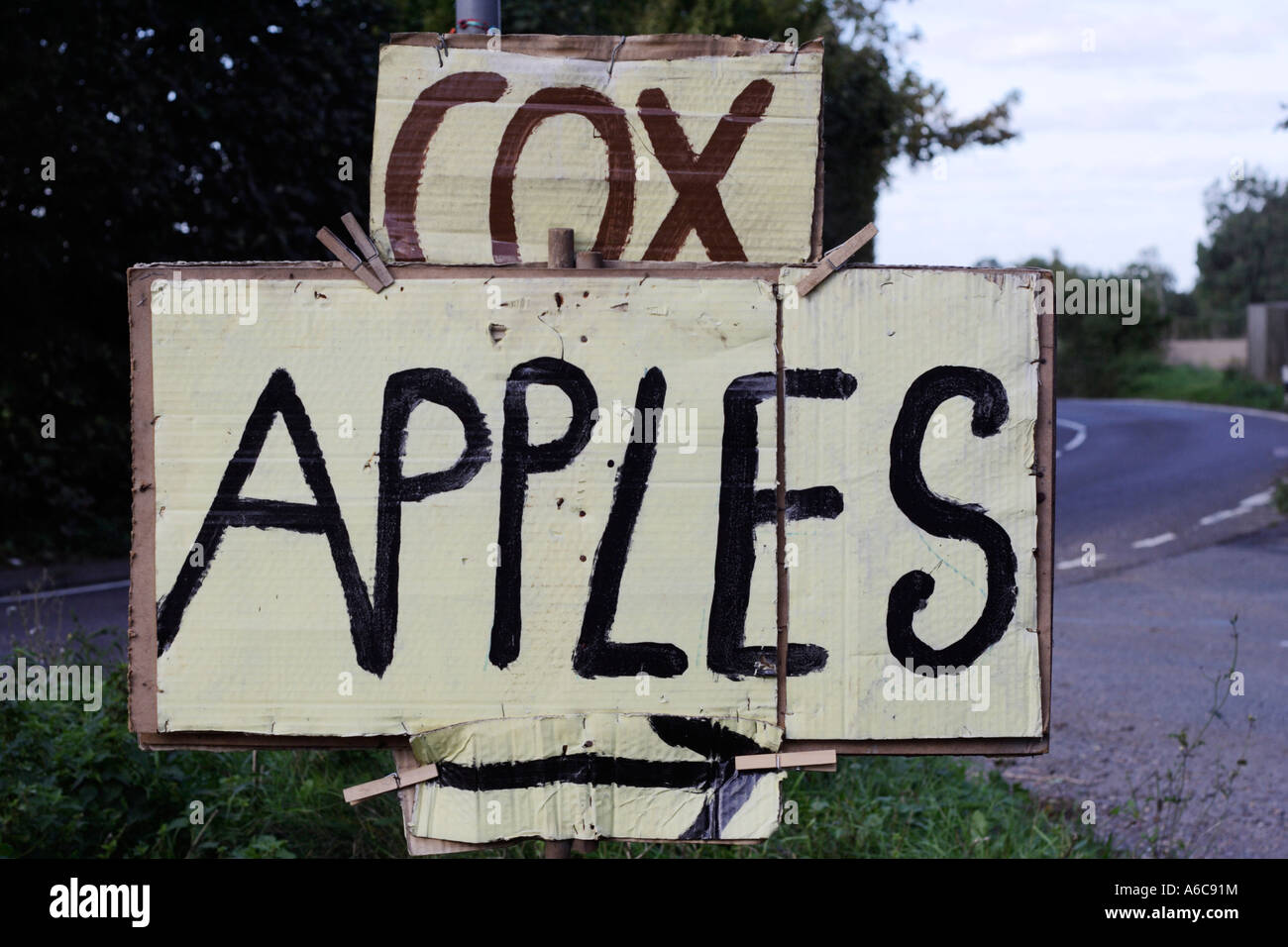 roadside sign for cox apples Stock Photo - Alamy