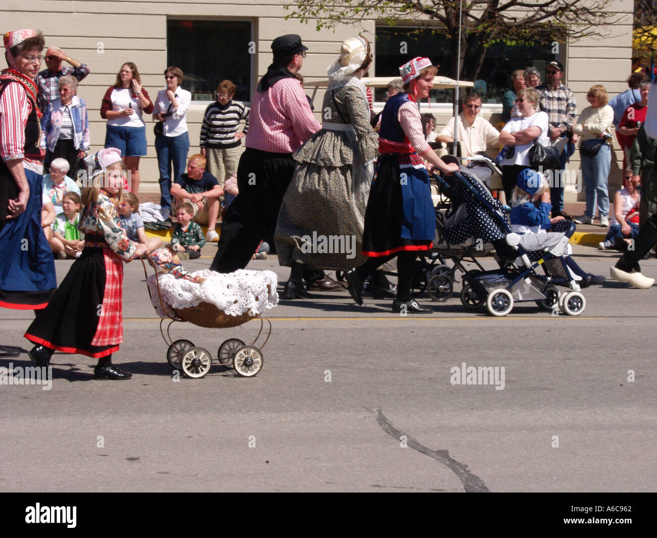 Pella tulip festival hi-res stock photography and images - Alamy