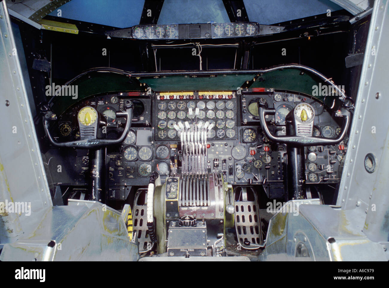 B 52 Bomber Cockpit Stock Photo - Alamy