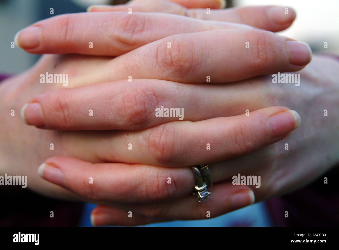 Interlock hands hi-res stock photography and images - Alamy