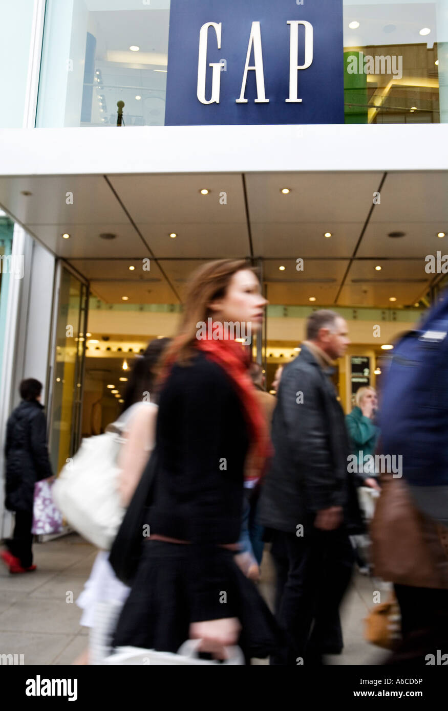 Gap shop on Oxford Street Stock Photo - Alamy