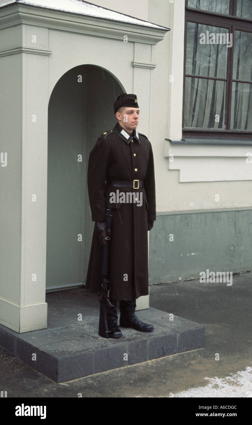 Soldier standing guard hi-res stock photography and images - Alamy