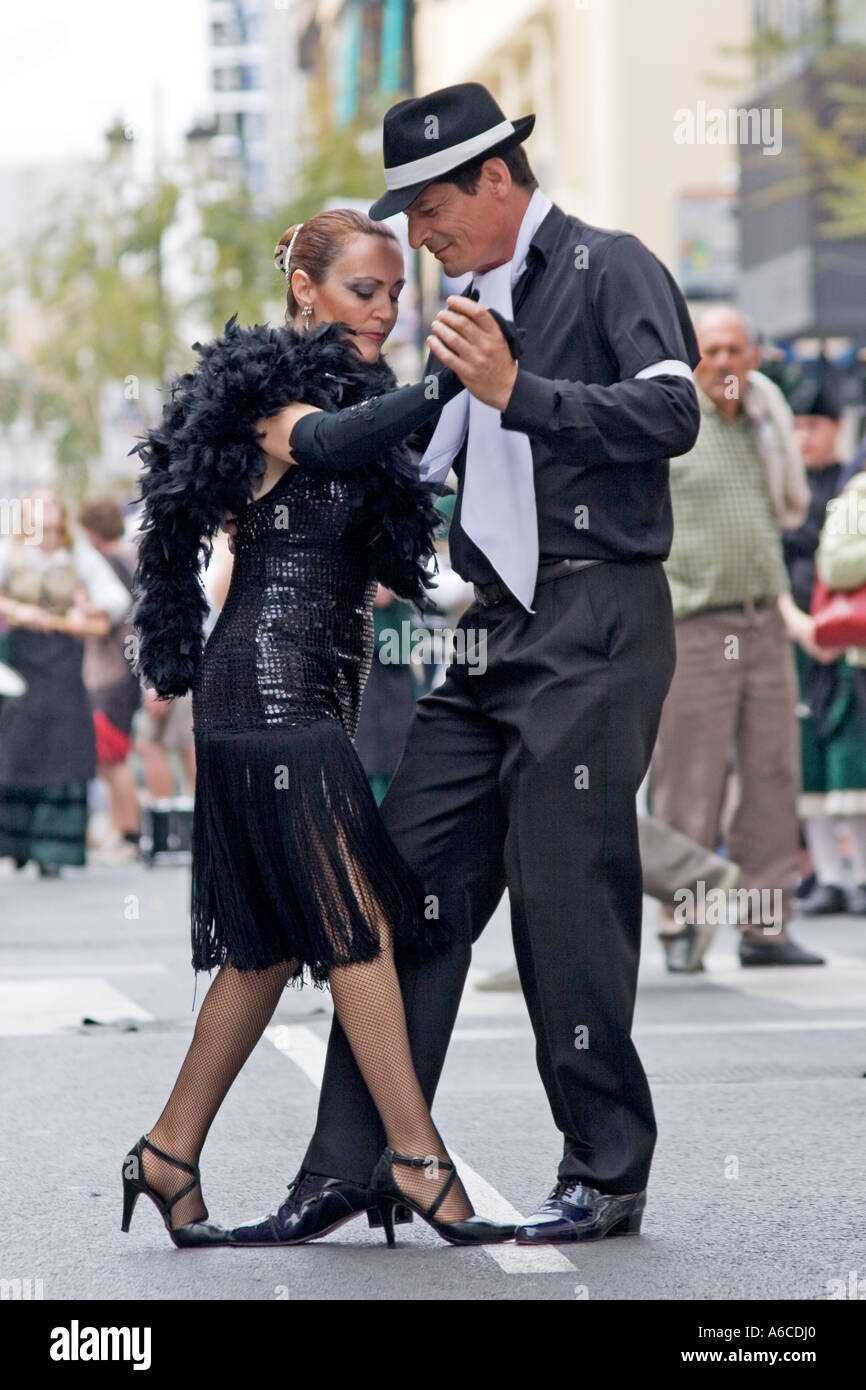 dancers of tango in fuengirola andalusia spain Stock Photo - Alamy