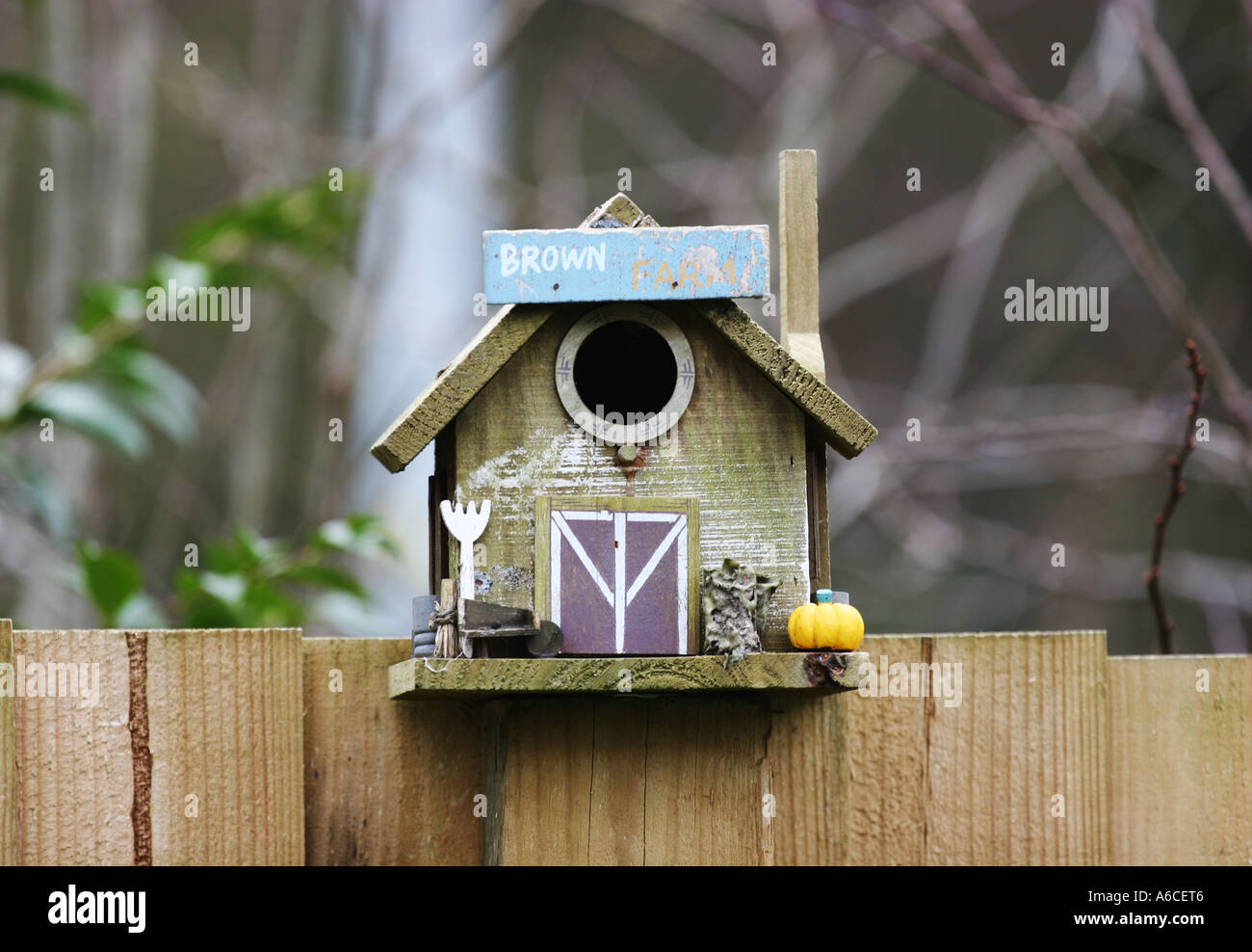 Farm yard bird box on fence Stock Photo - Alamy