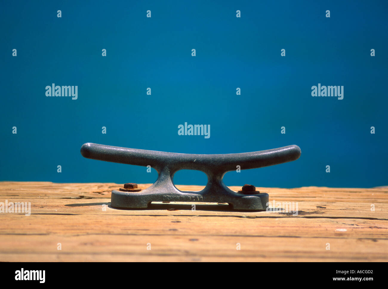 Cleat on dock Stock Photo - Alamy