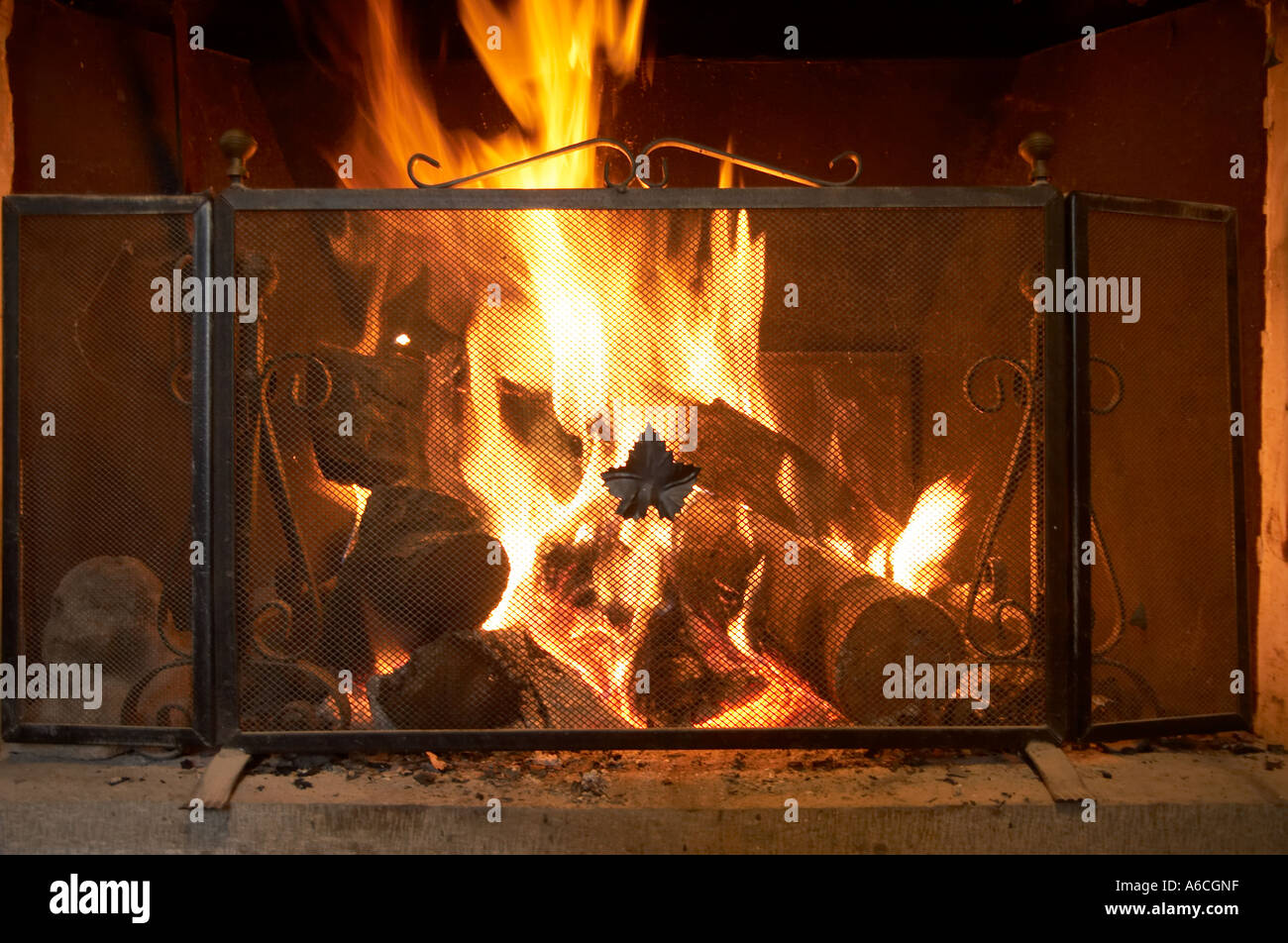 Roaring fire hi-res stock photography and images - Alamy