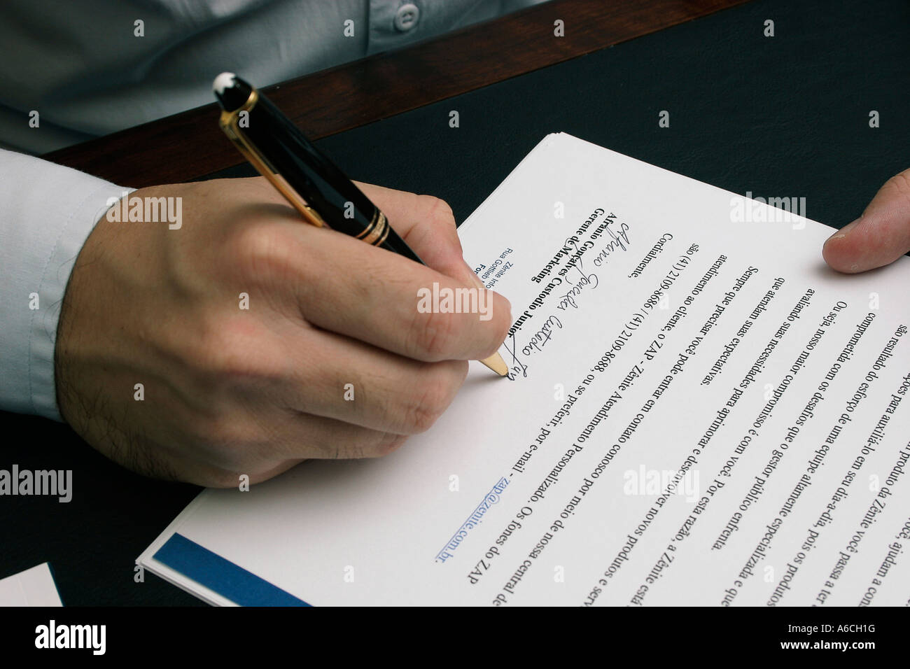 Agreement sign hi-res stock photography and images - Alamy