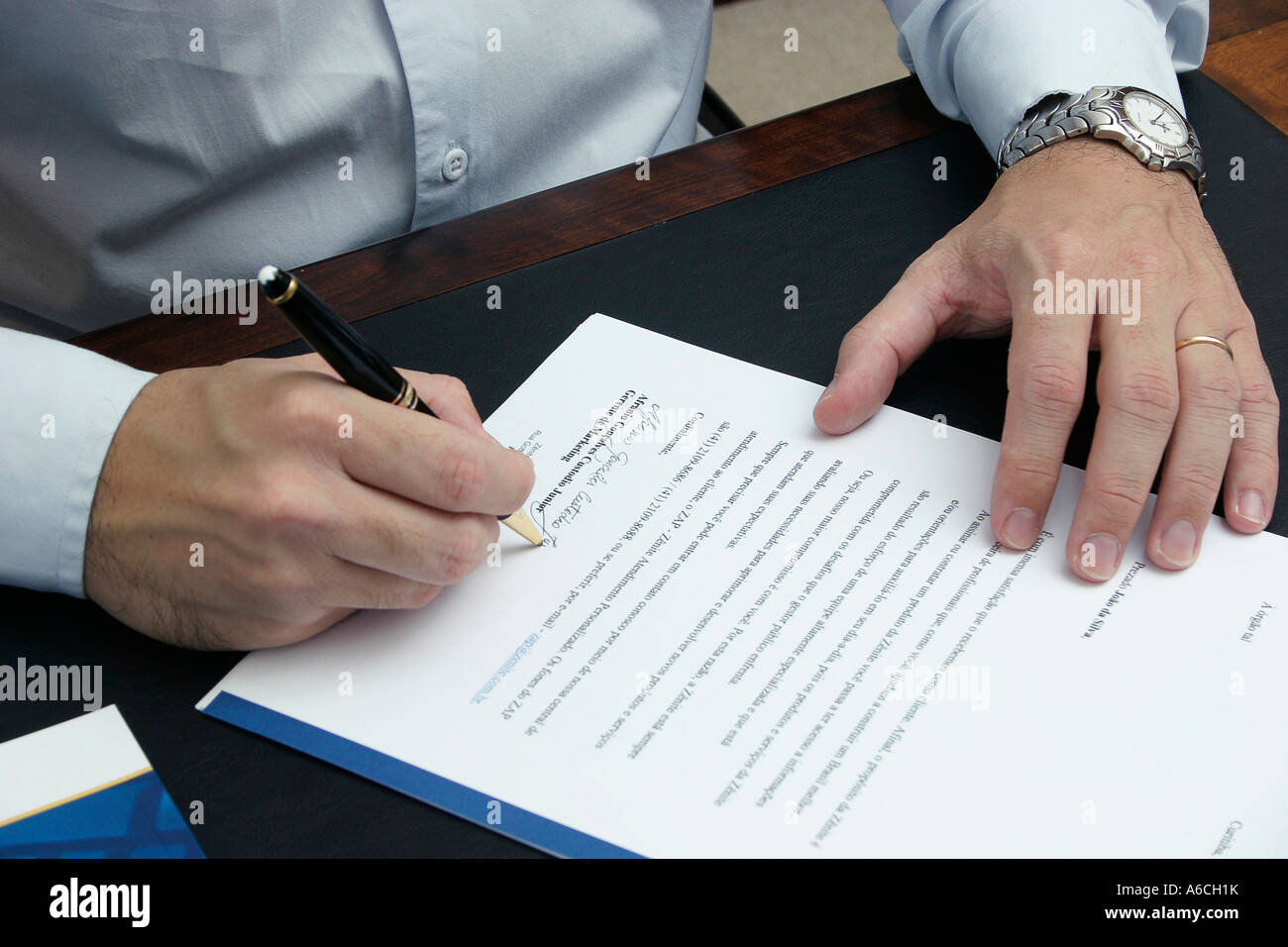 Virtual signature hi-res stock photography and images - Alamy