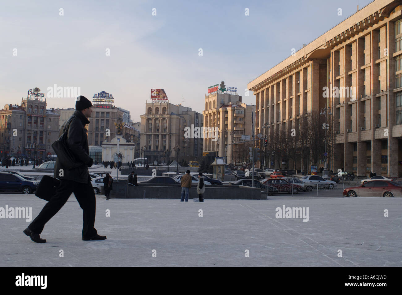 Man crossing Independance Square, Kiev, Ukraine Stock Photo - Alamy