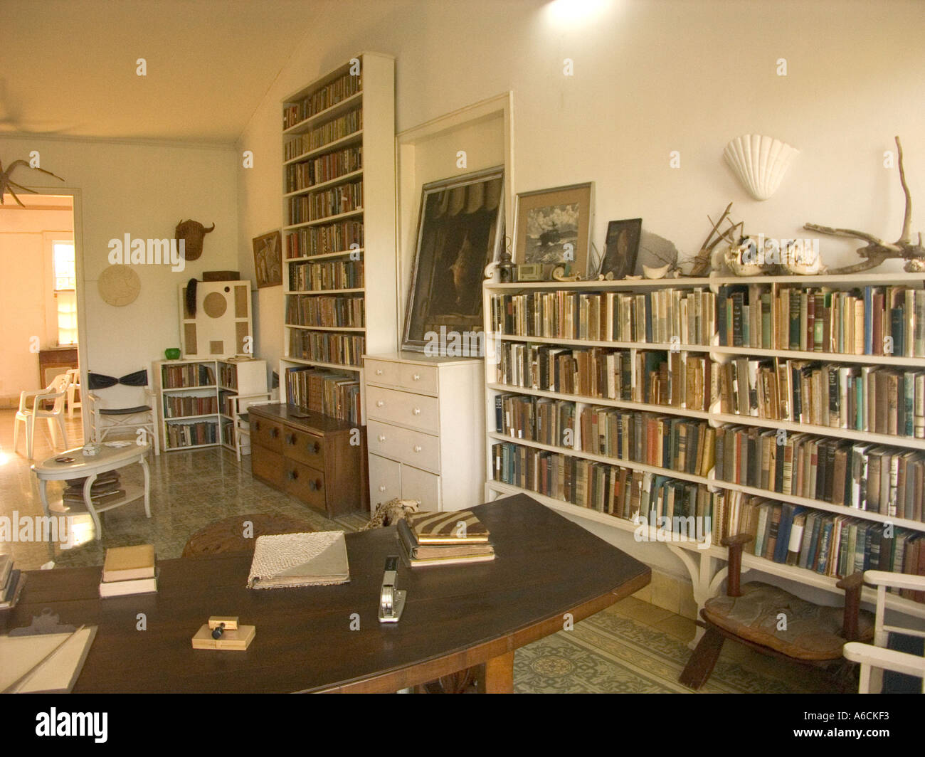 Hemingways study hi-res stock photography and images - Alamy