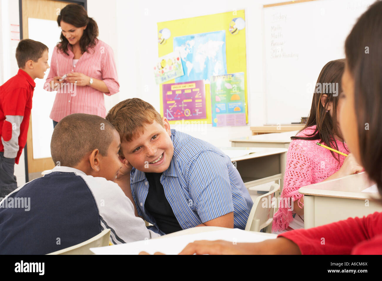 Team work classroom children 11 hi-res stock photography and images - Alamy