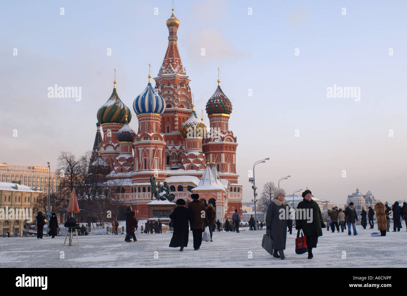 View of Red Square with St Basil's cathedral in winter with snow Stock ...