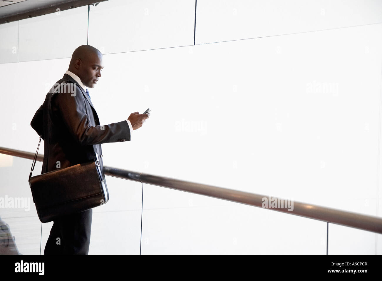 Out of office email message hi-res stock photography and images - Alamy