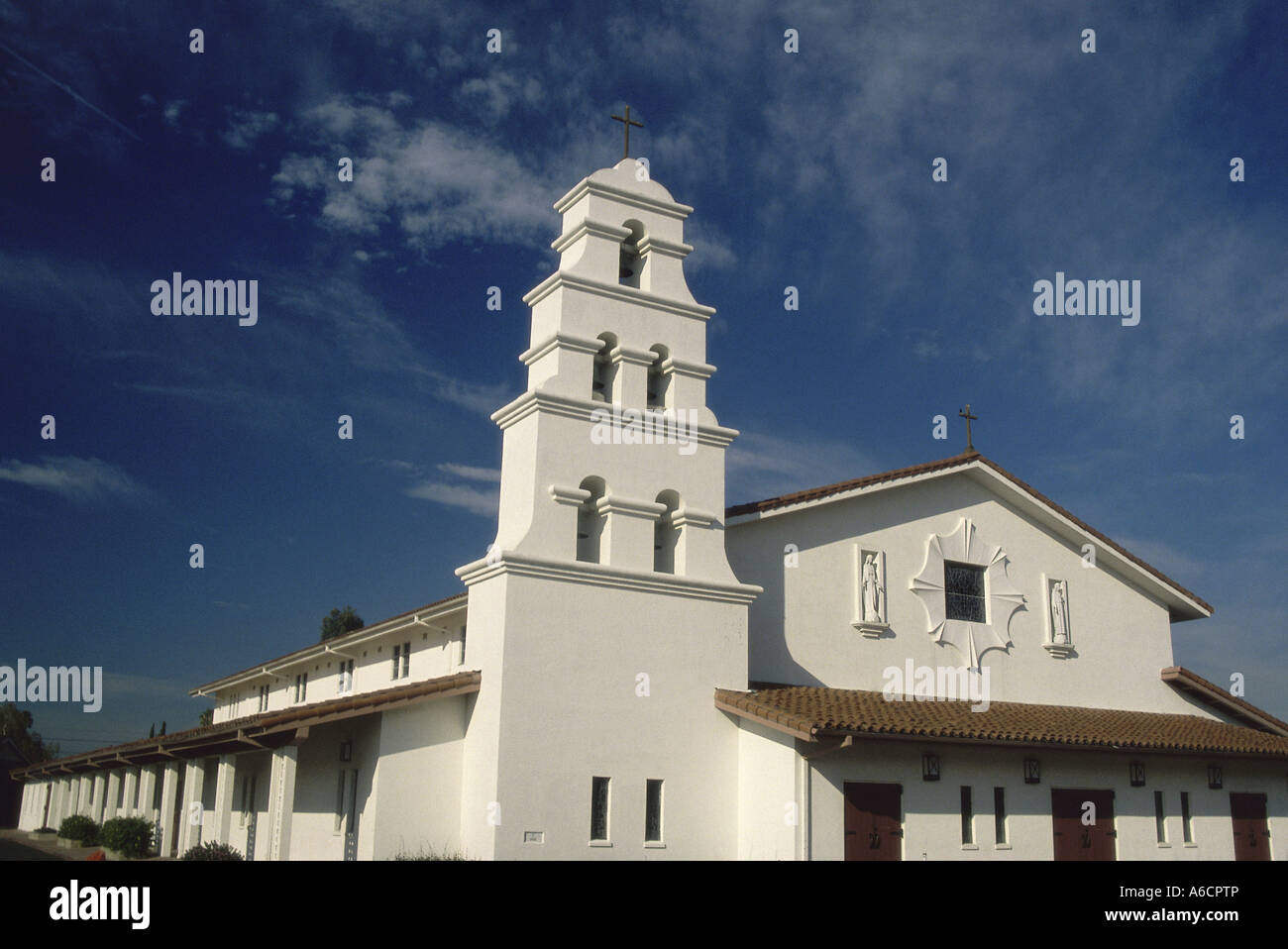 Exterior of a church hi-res stock photography and images - Alamy