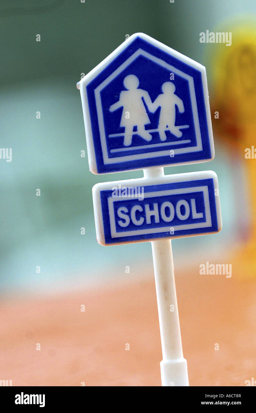 School crossing sign Stock Photo - Alamy