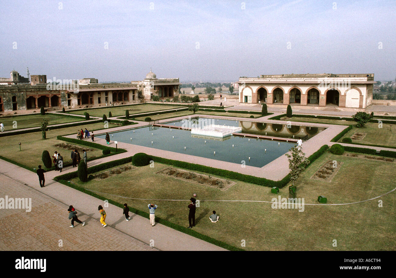 Lahore fort courtyard hi-res stock photography and images - Alamy