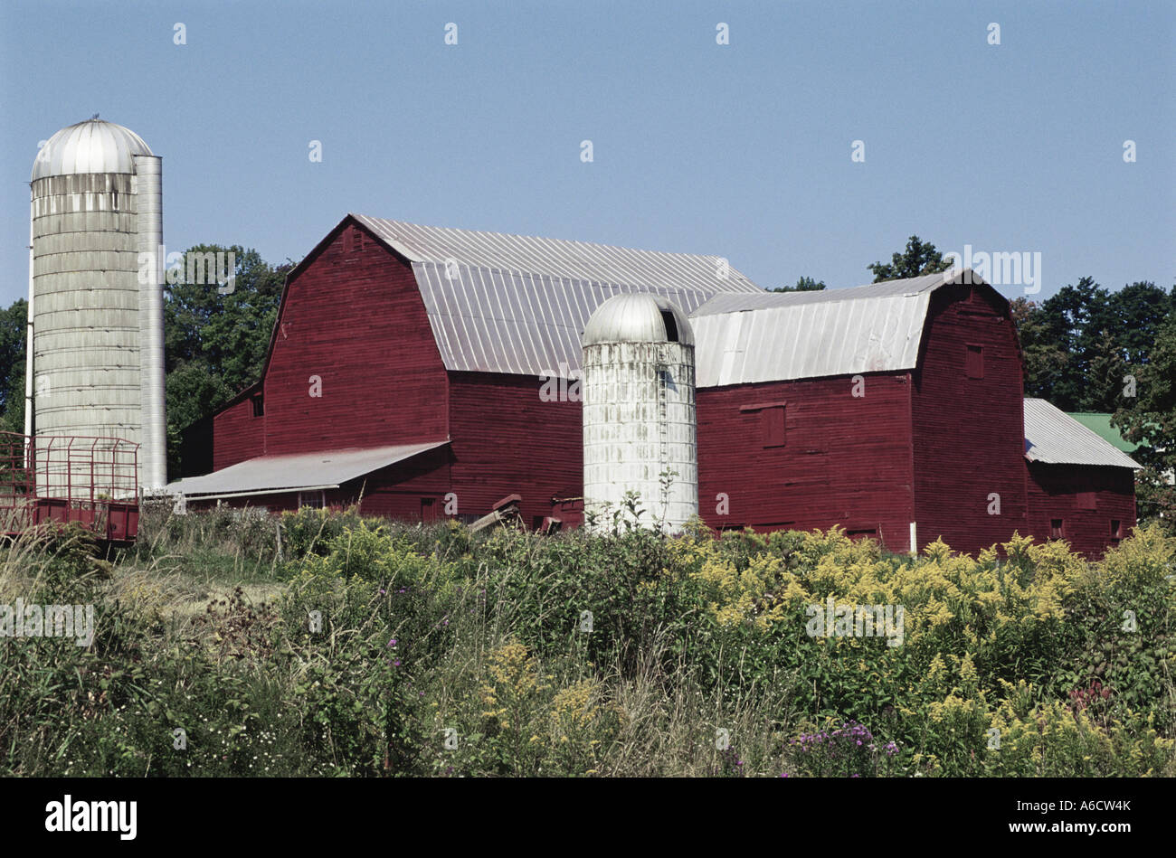 Barn on a farm Stock Photo - Alamy