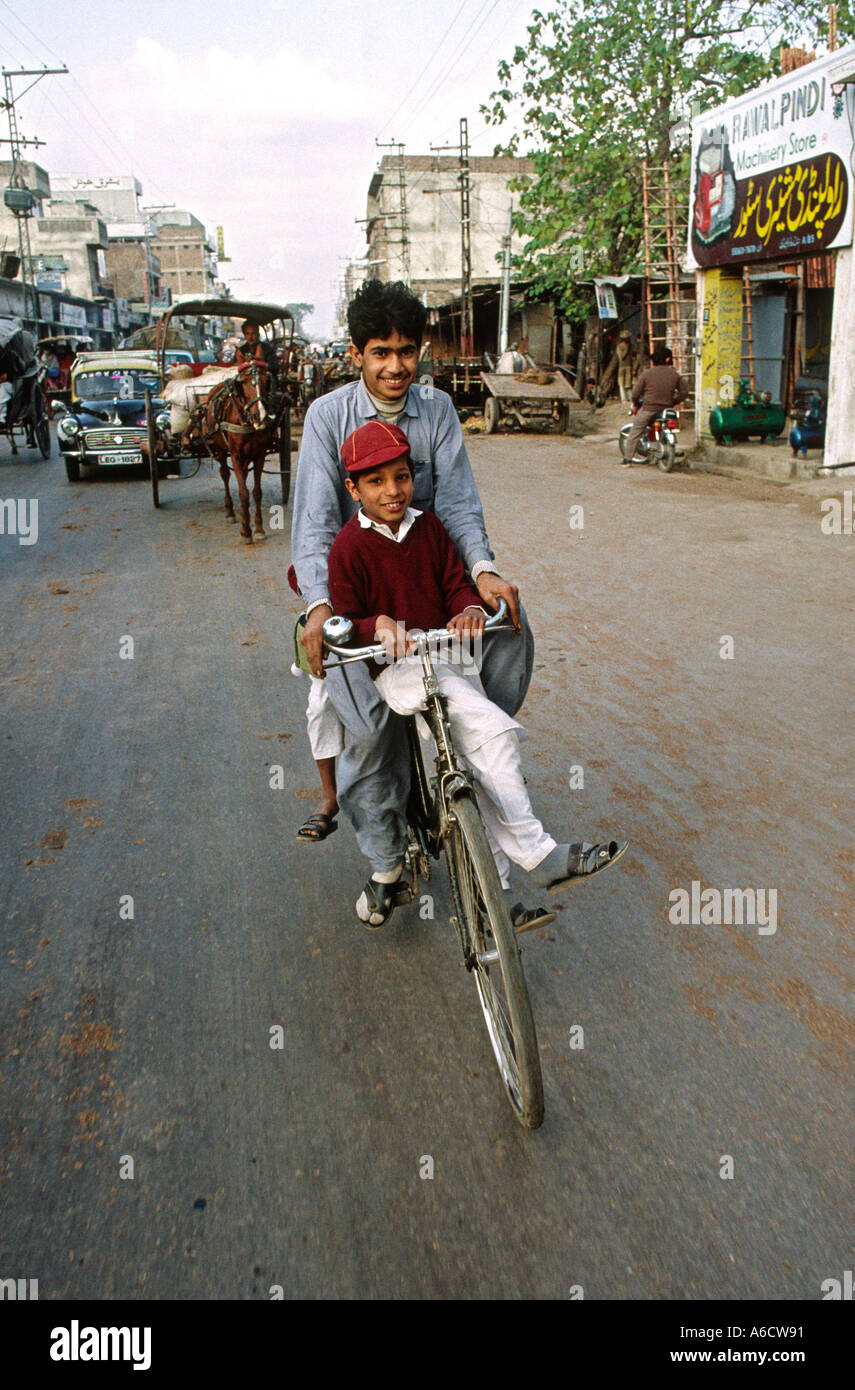 Pakistani boys uniform hi-res stock photography and images - Alamy