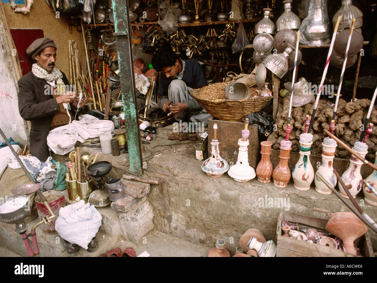 Rawalpindi street scene pakistan hi-res stock photography and images ...