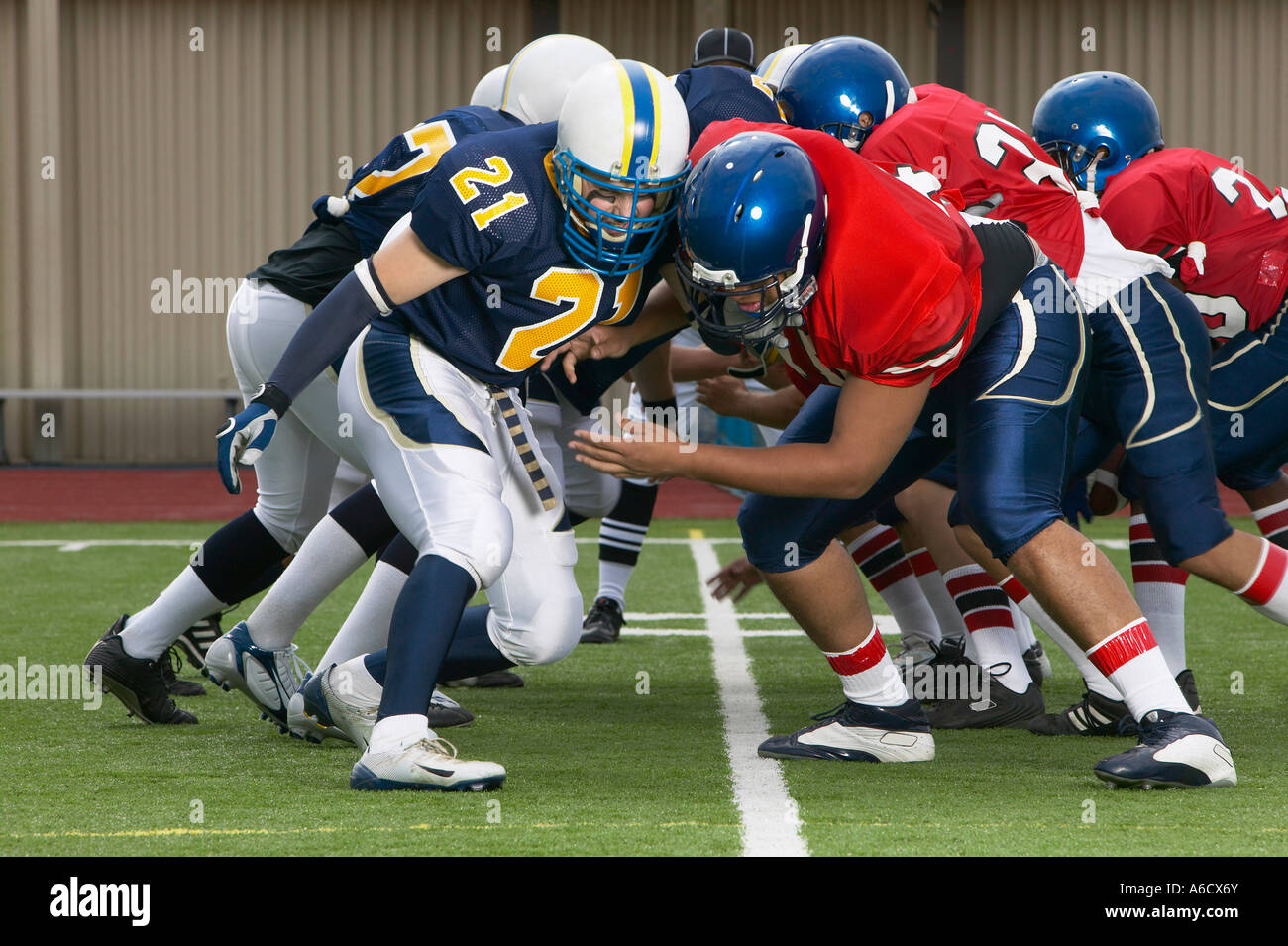 American football tackle hi-res stock photography and images - Alamy