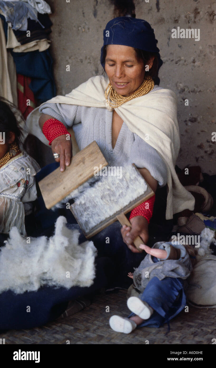 Carding wool hi-res stock photography and images - Alamy