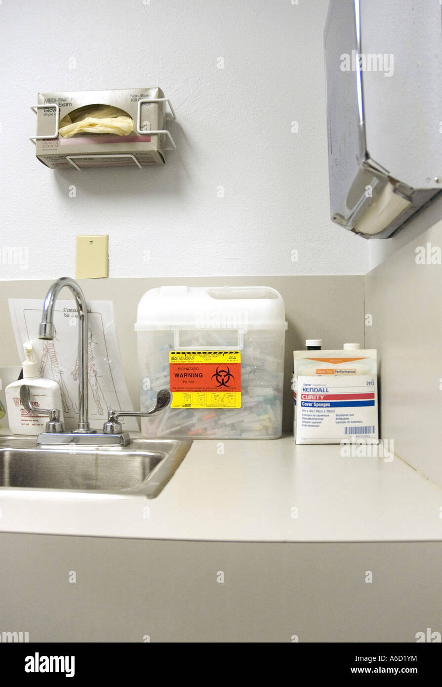 Wash sink in an operating theater Stock Photo - Alamy