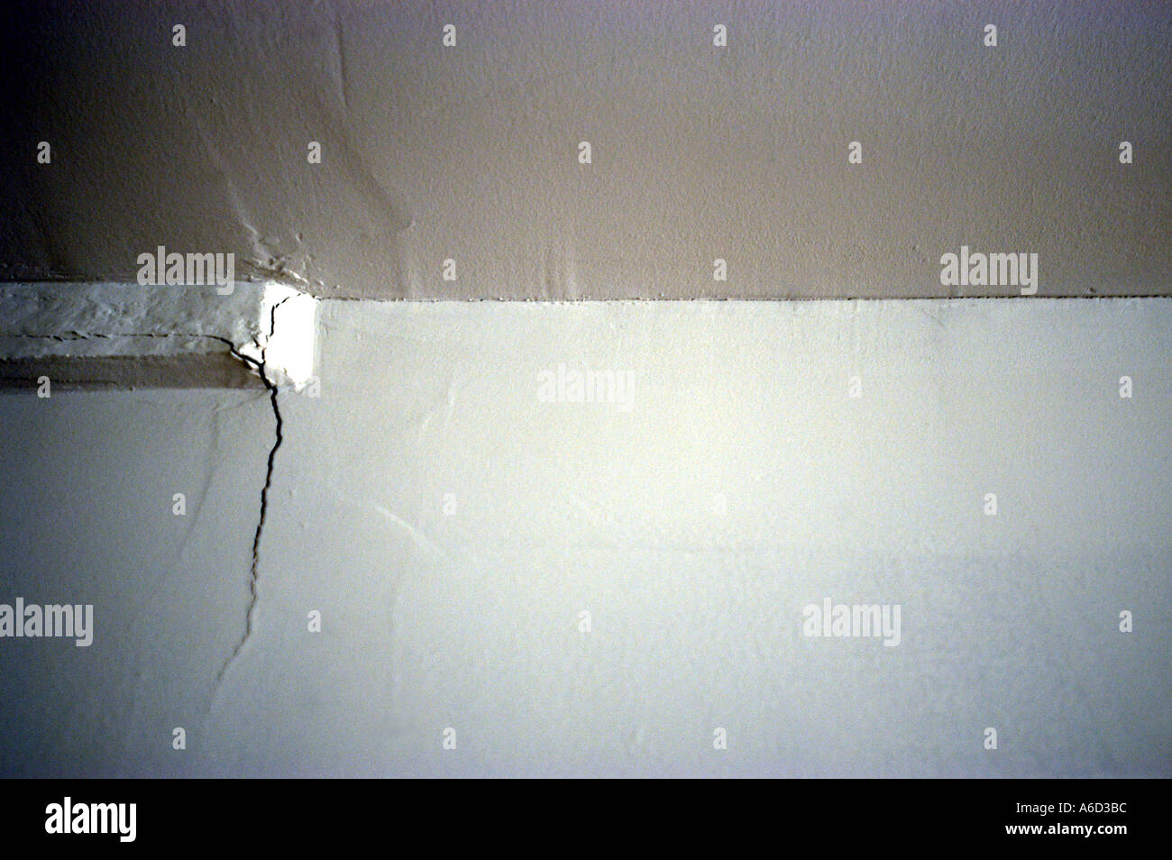 Edge ceiling corner white wall horizontal Stock Photo - Alamy