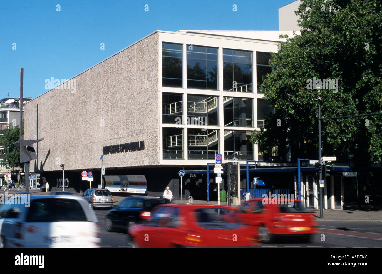 Deutsche oper hi-res stock photography and images - Alamy
