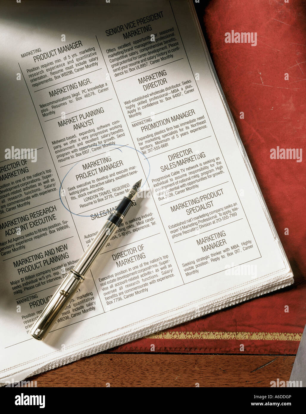 Close-up of a fountain pen on a newspaper Stock Photo - Alamy