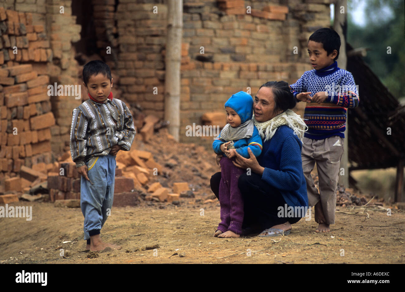 Brickmaking women hi-res stock photography and images - Alamy