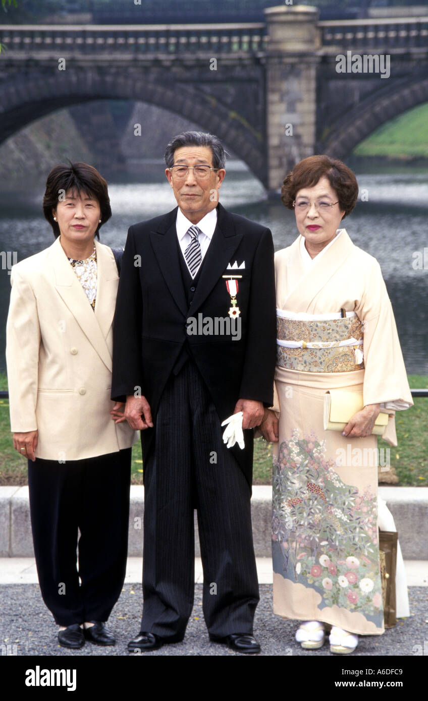 Japanese father daughter garden hi-res stock photography and images - Alamy
