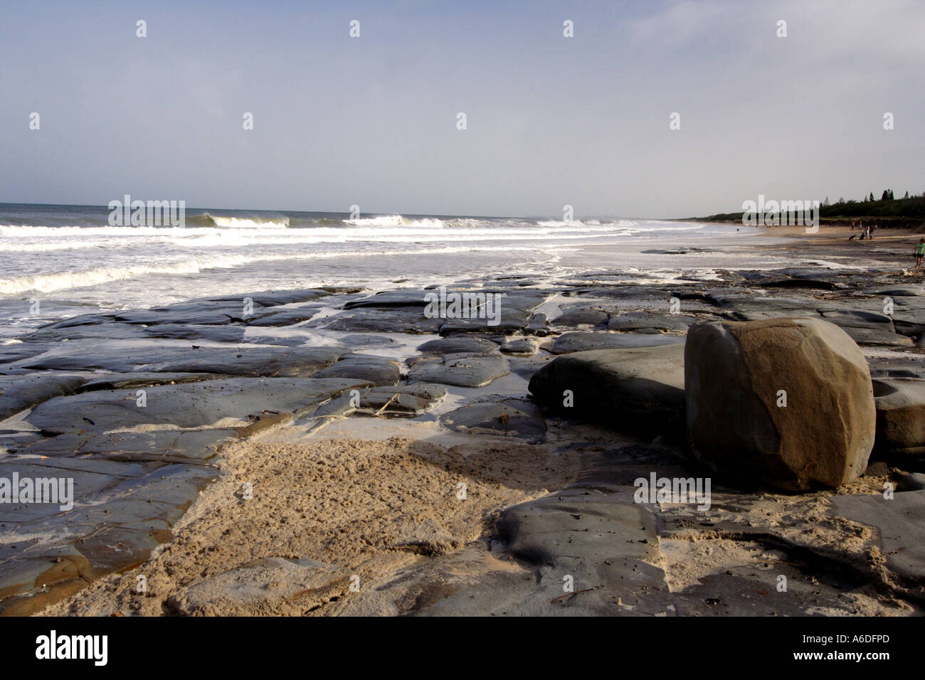 WAVES WASHING OVER ROCKS SUNSHINE COAST QUEENSLAND AUSTRALIA BAPDA6112 ...