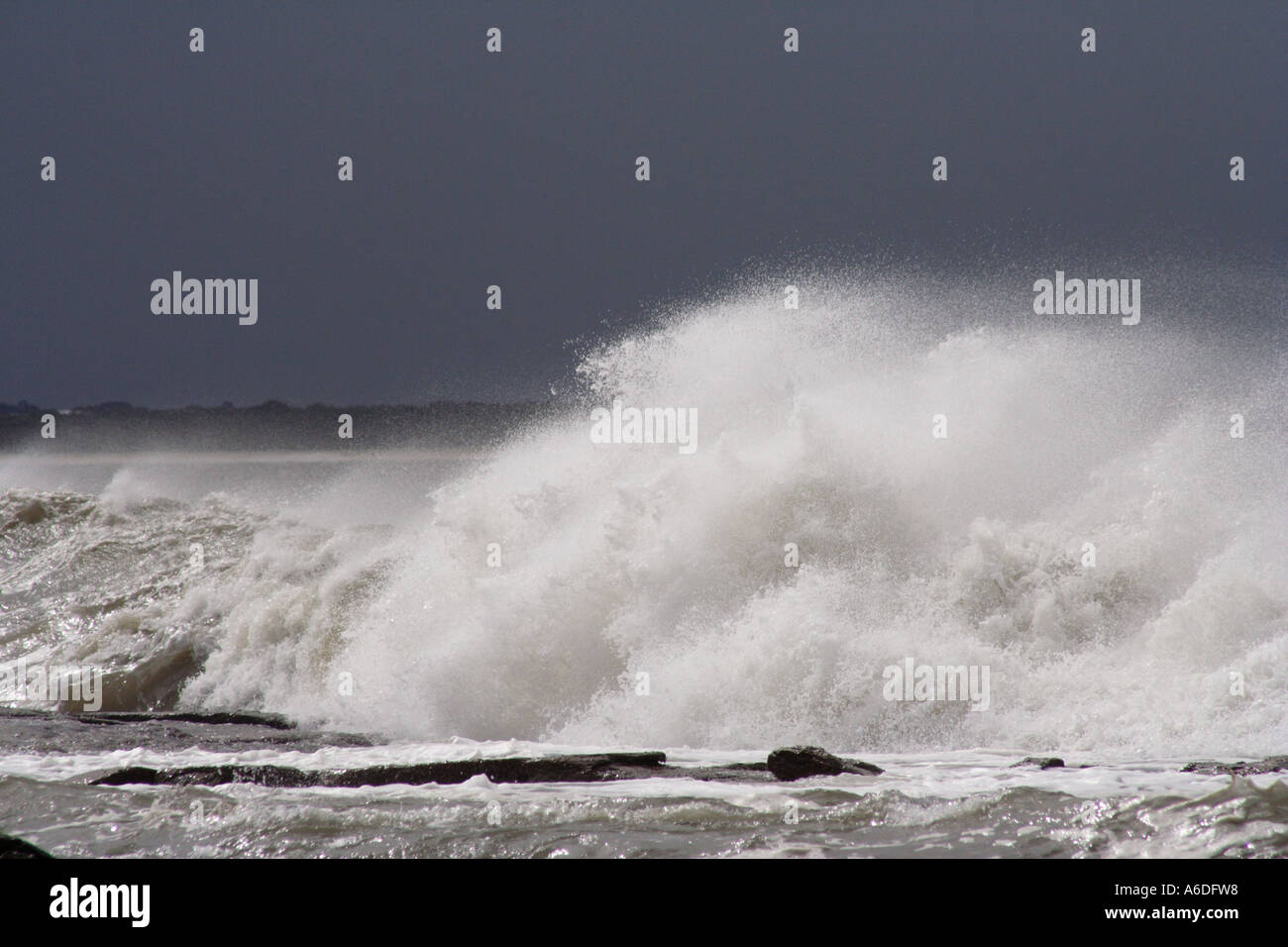 Tidal wash over rocks hi-res stock photography and images - Alamy