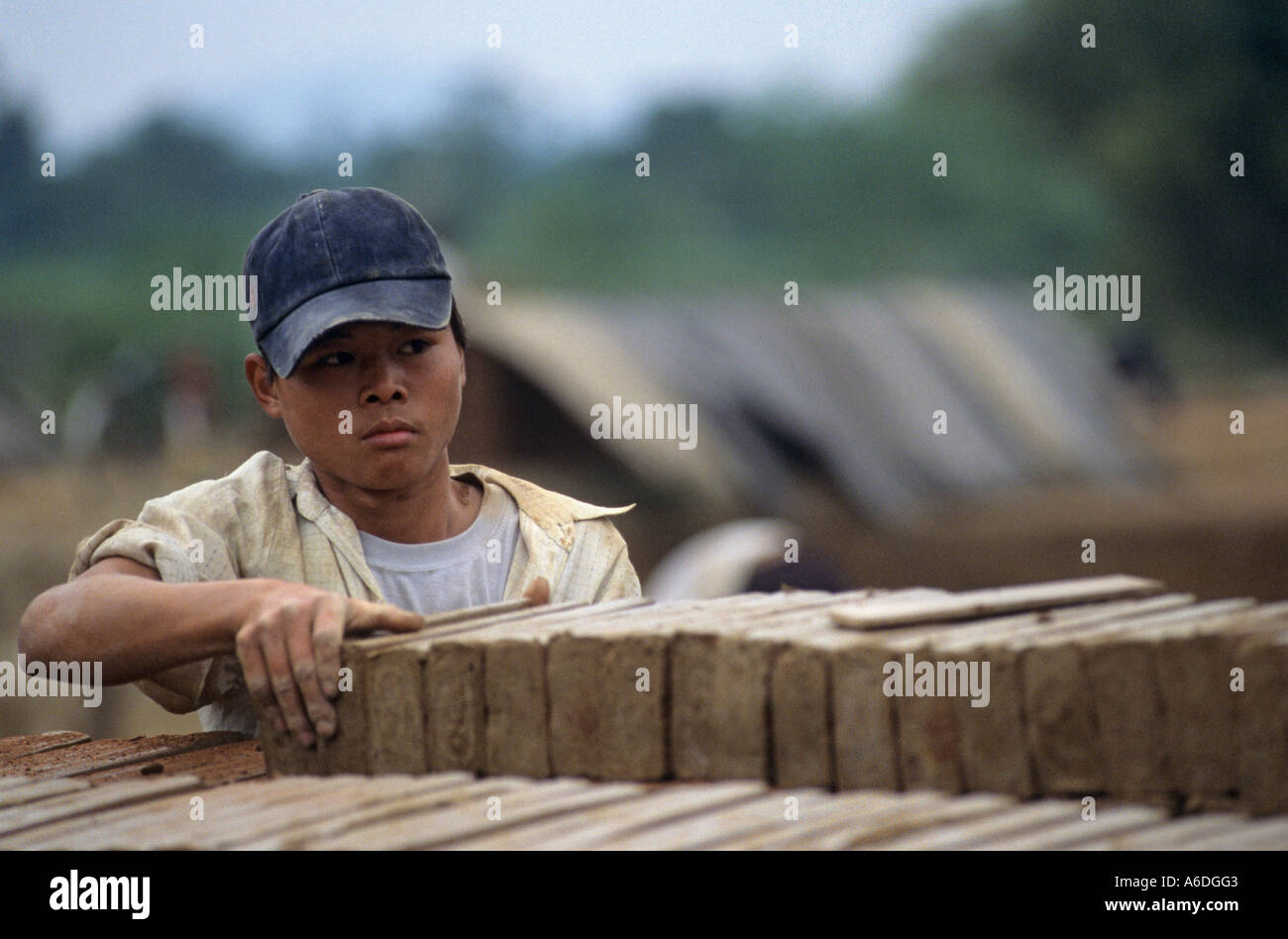 Brickmaking women hi-res stock photography and images - Alamy
