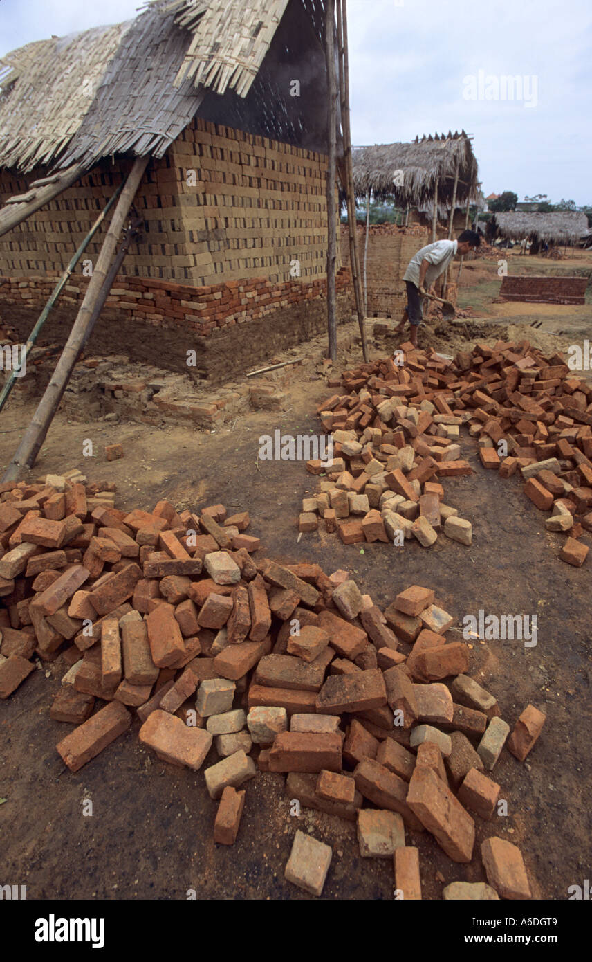 Brickmaking women hi-res stock photography and images - Alamy