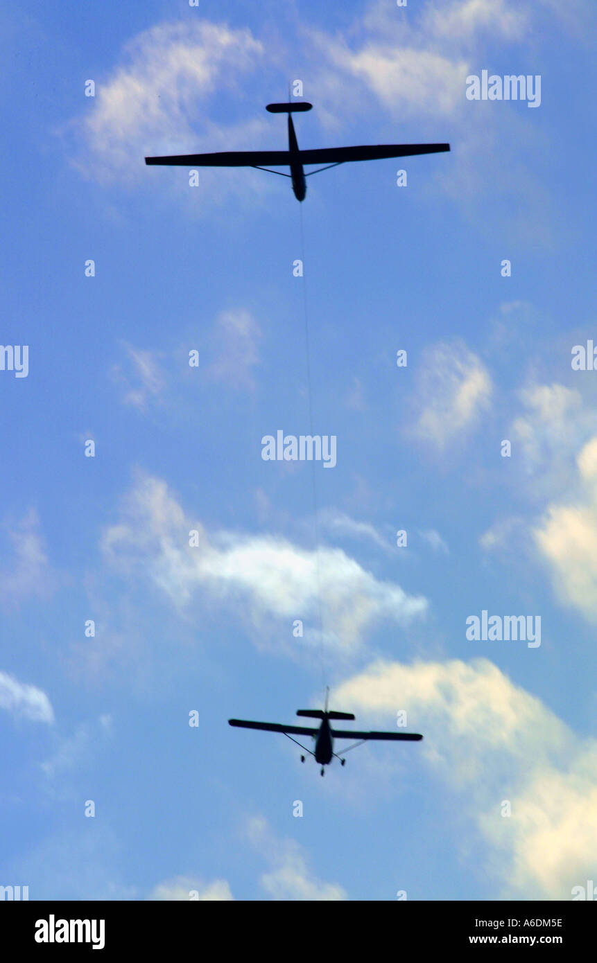 Glider tow aircraft hi-res stock photography and images - Alamy