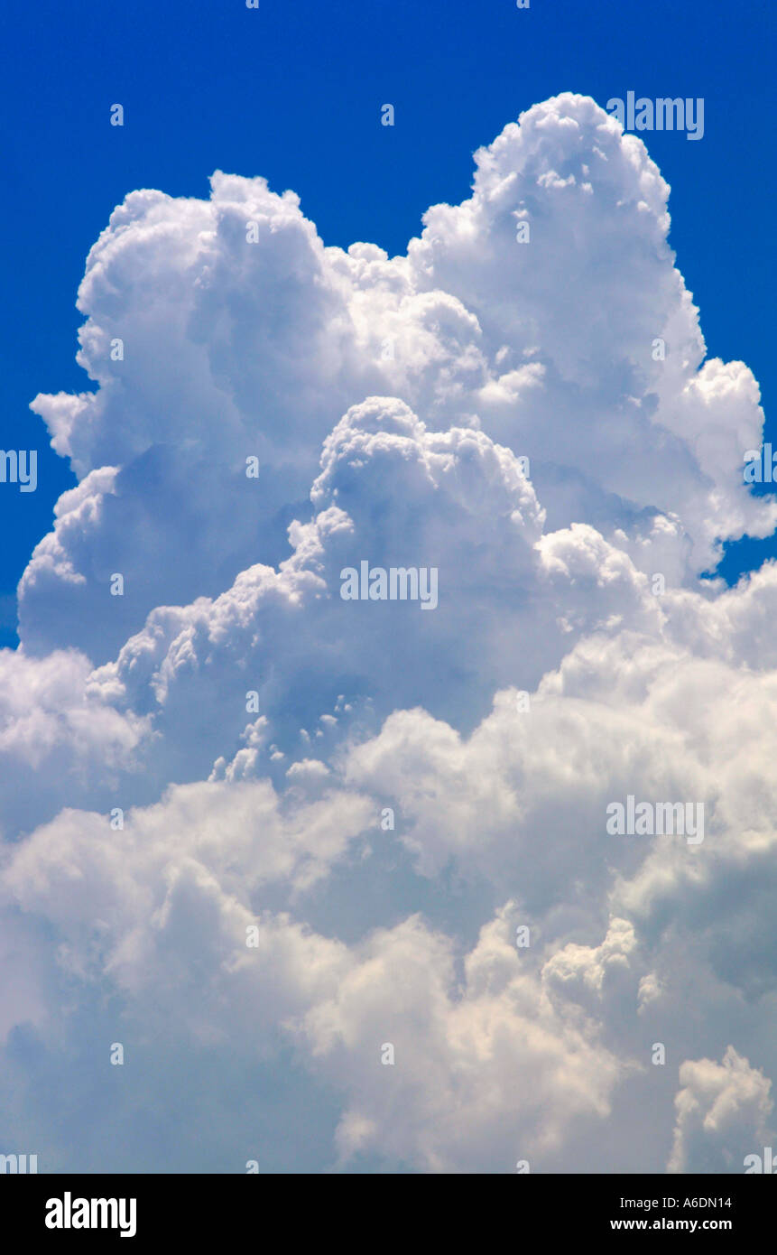 Cumulus clouds sky Stock Photo - Alamy