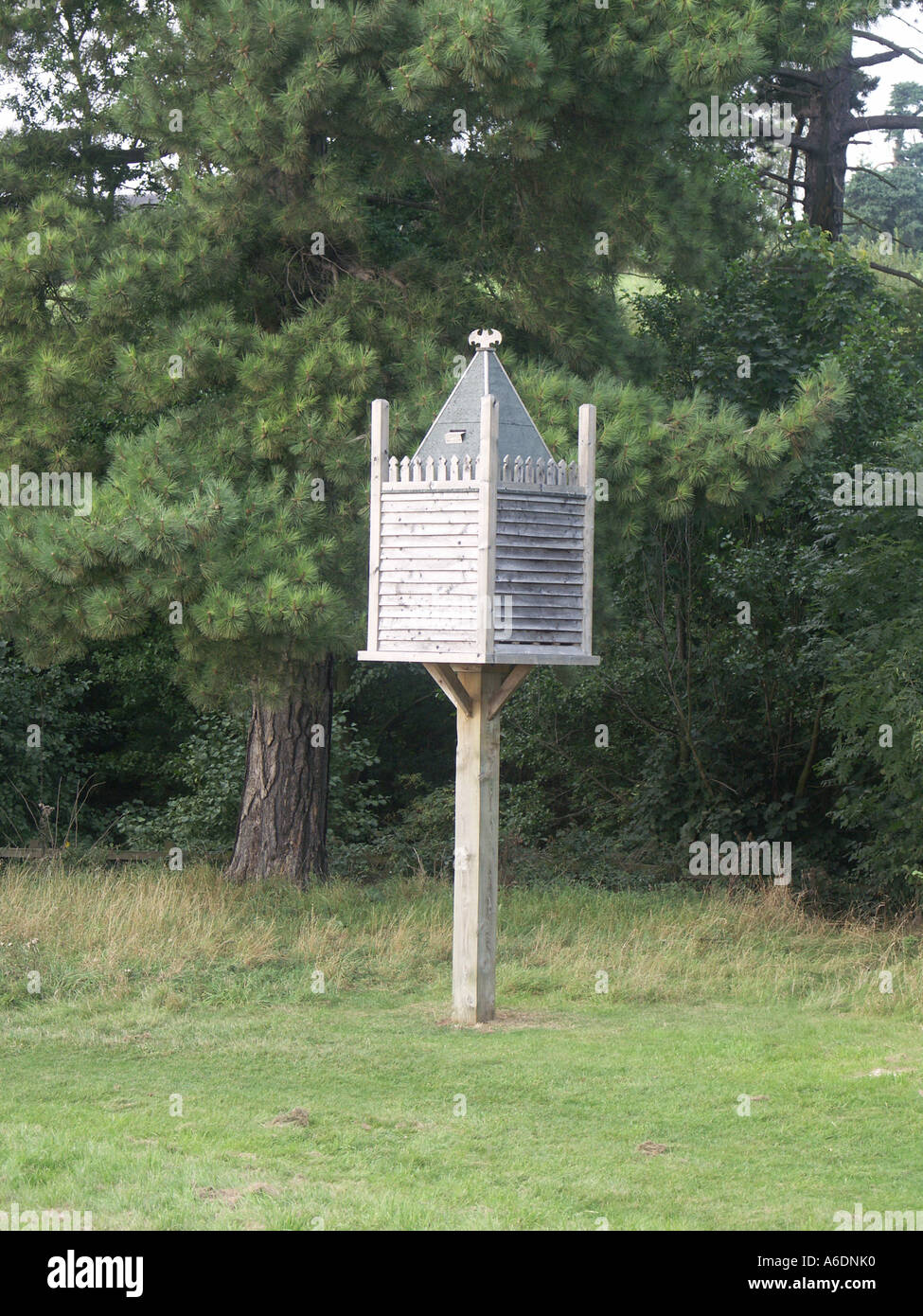 Bat roosting box at Shustoke Reservoir in Warwickshire Stock Photo - Alamy