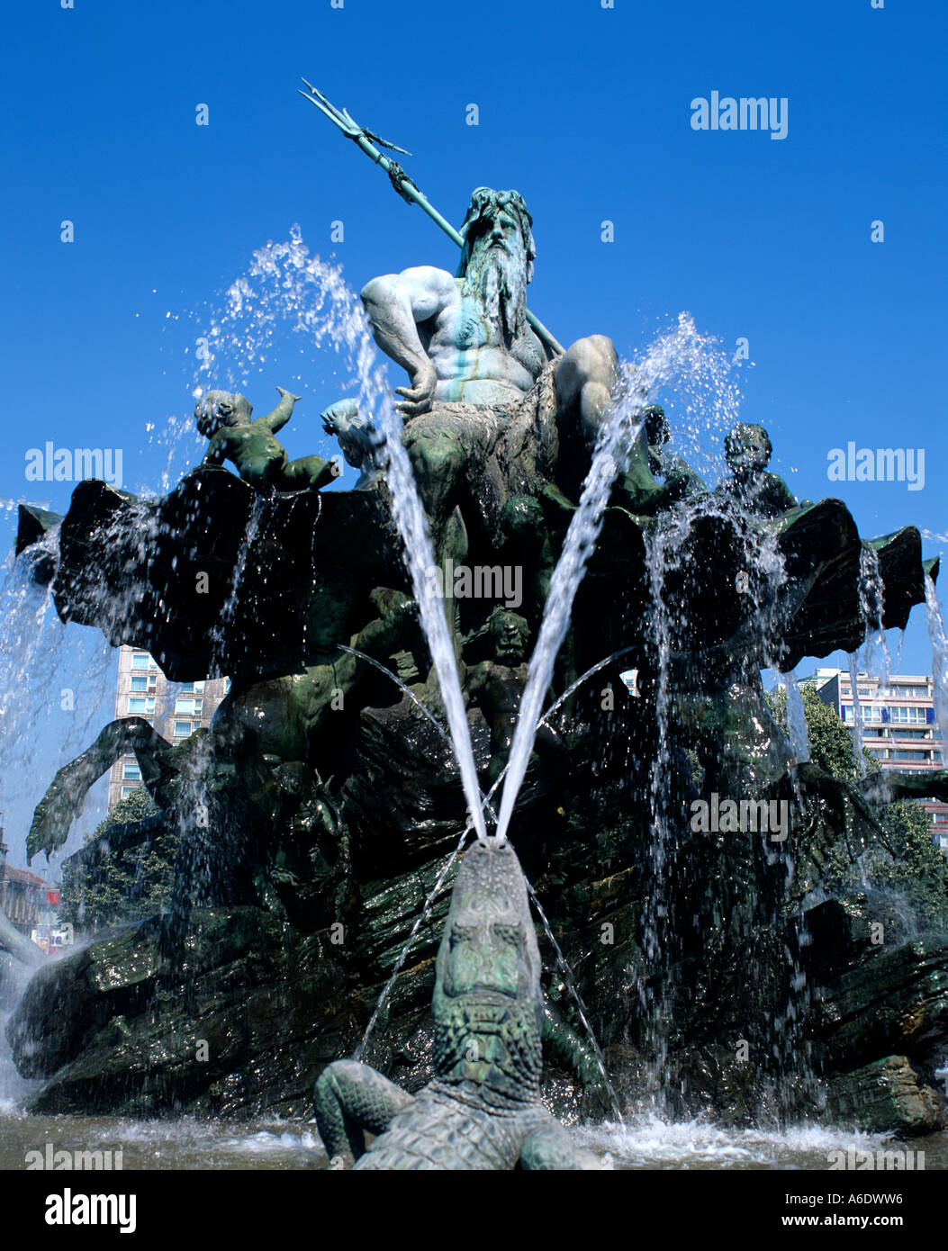 Neptunbrunnen skulptur hi-res stock photography and images - Alamy