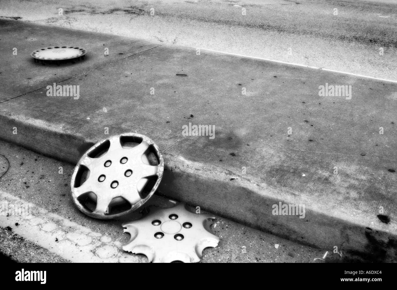 White hub caps hi-res stock photography and images - Alamy