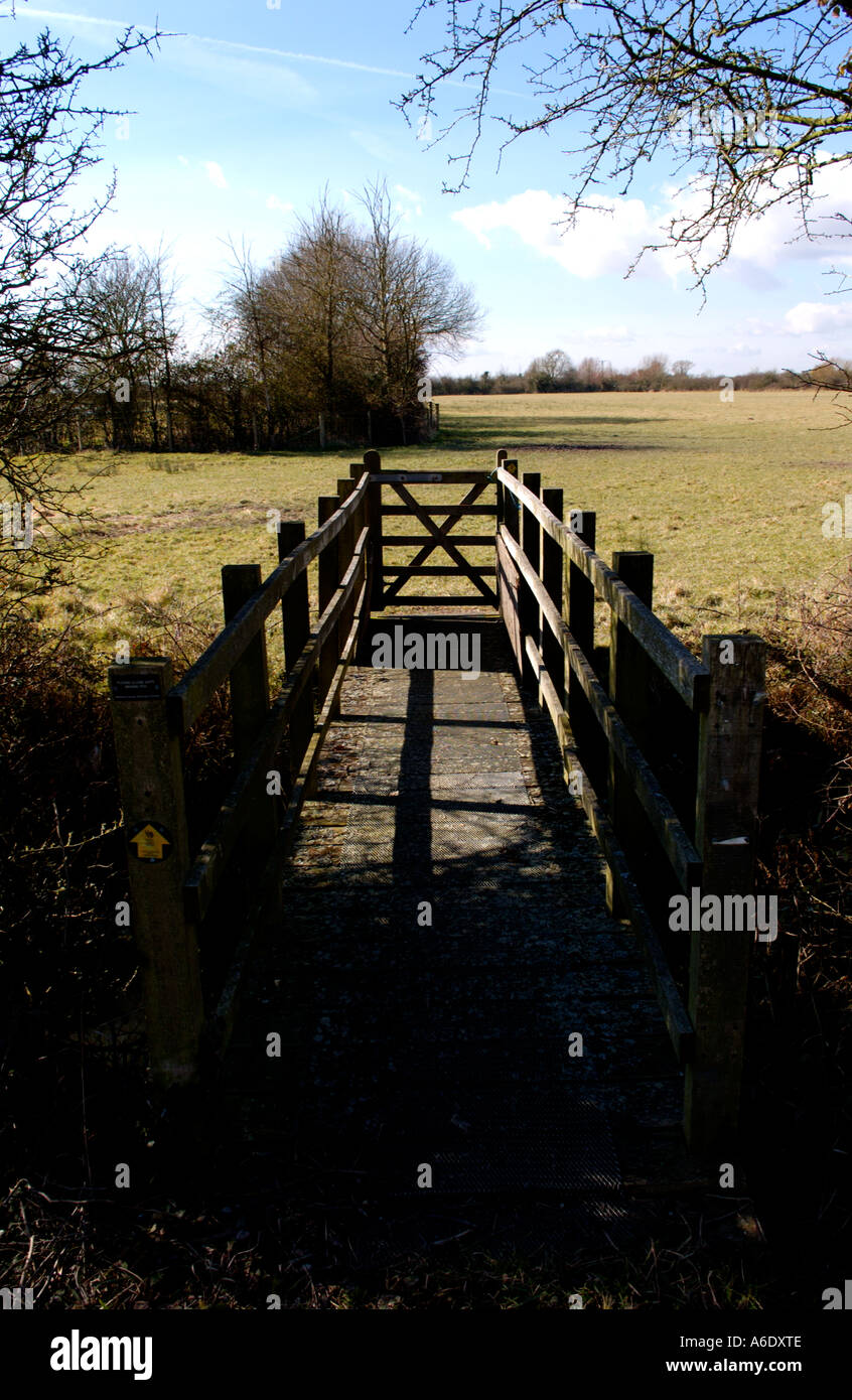 Footbridge over drainage ditch hi-res stock photography and images - Alamy