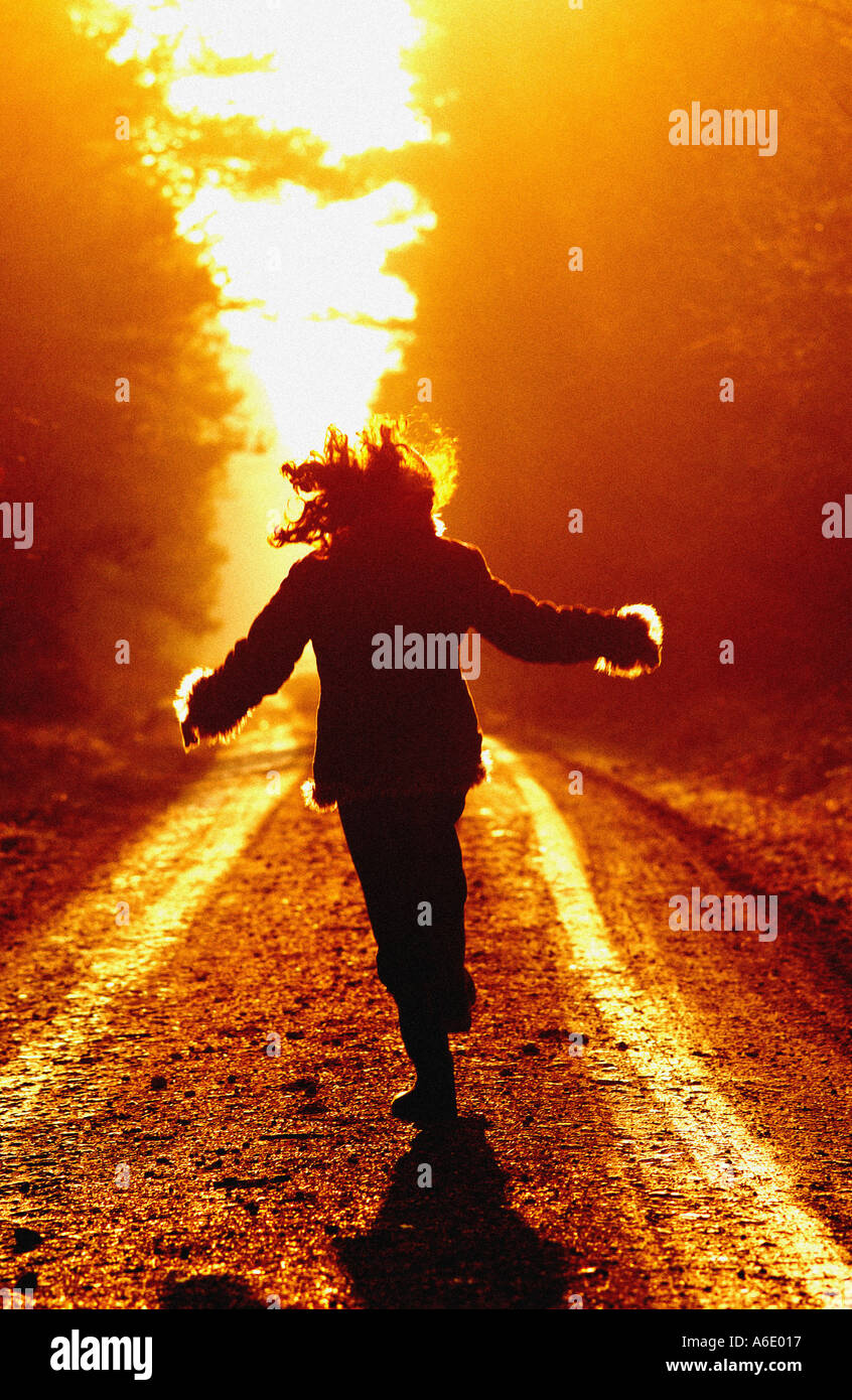 Girl skipping silhouette hi-res stock photography and images - Alamy
