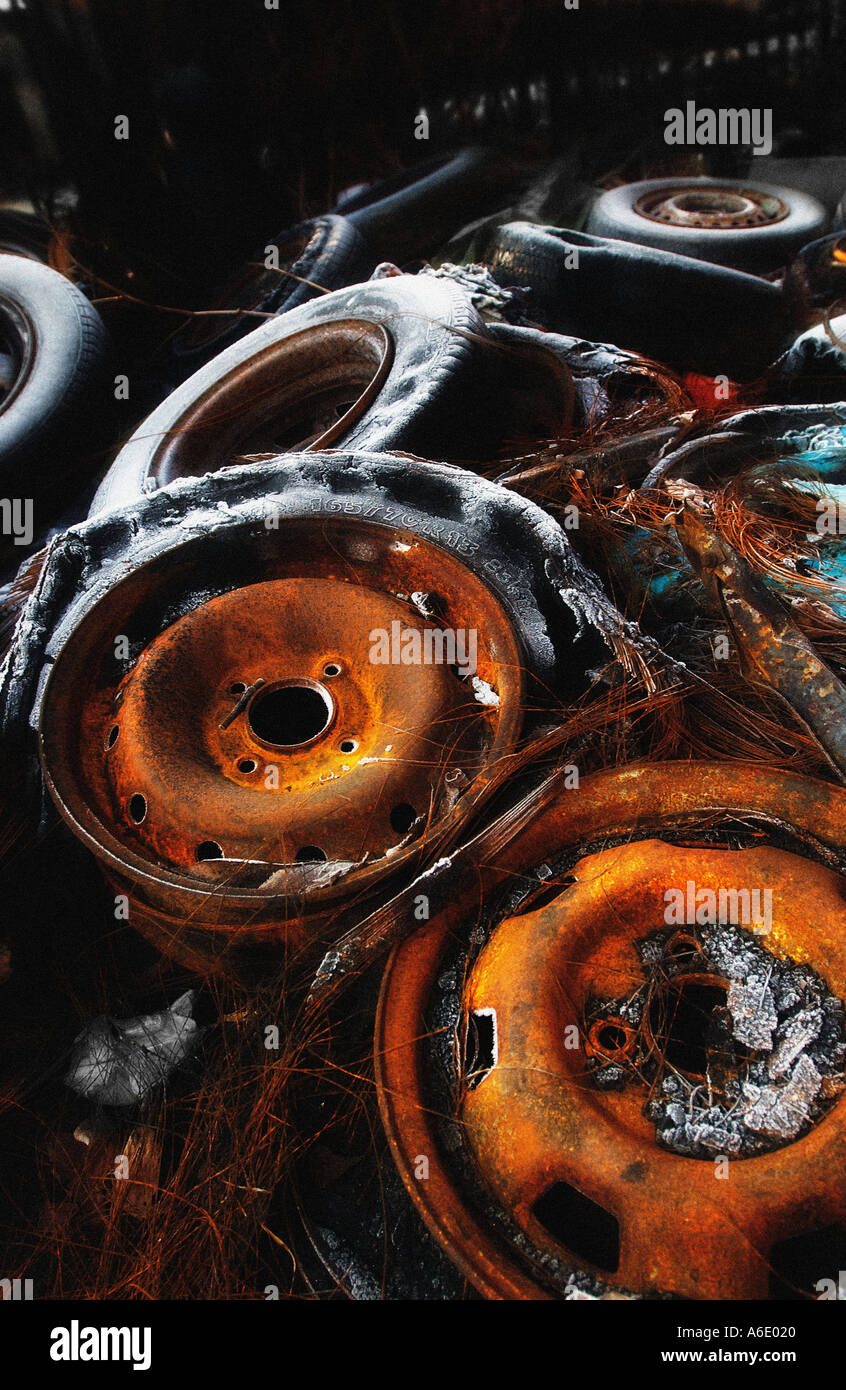 Black wheels and tyres hi-res stock photography and images - Alamy