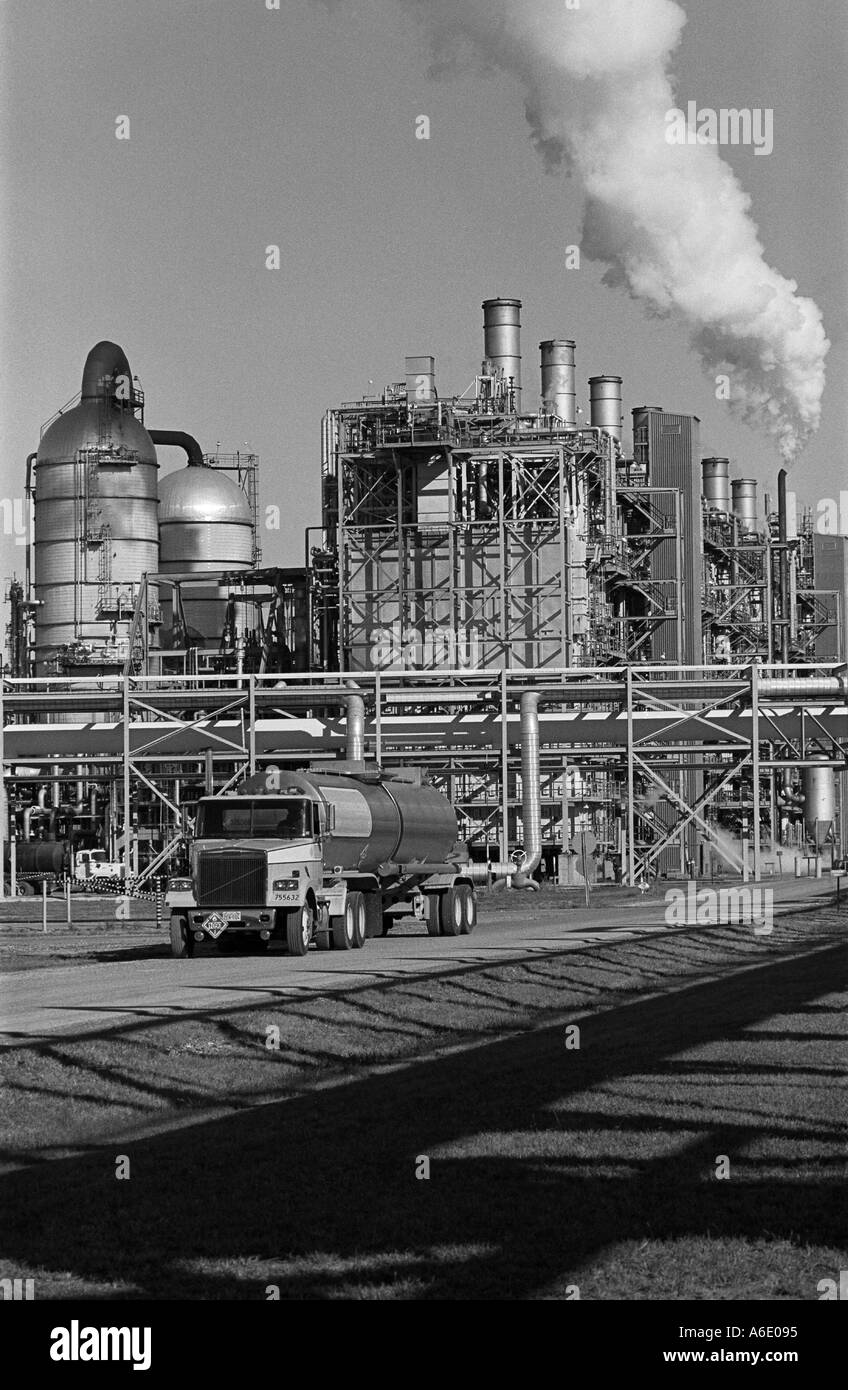 Tanker truck and oil refinery hi-res stock photography and images - Alamy