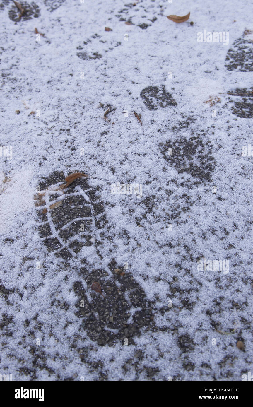 Shoes footprint hi-res stock photography and images - Alamy